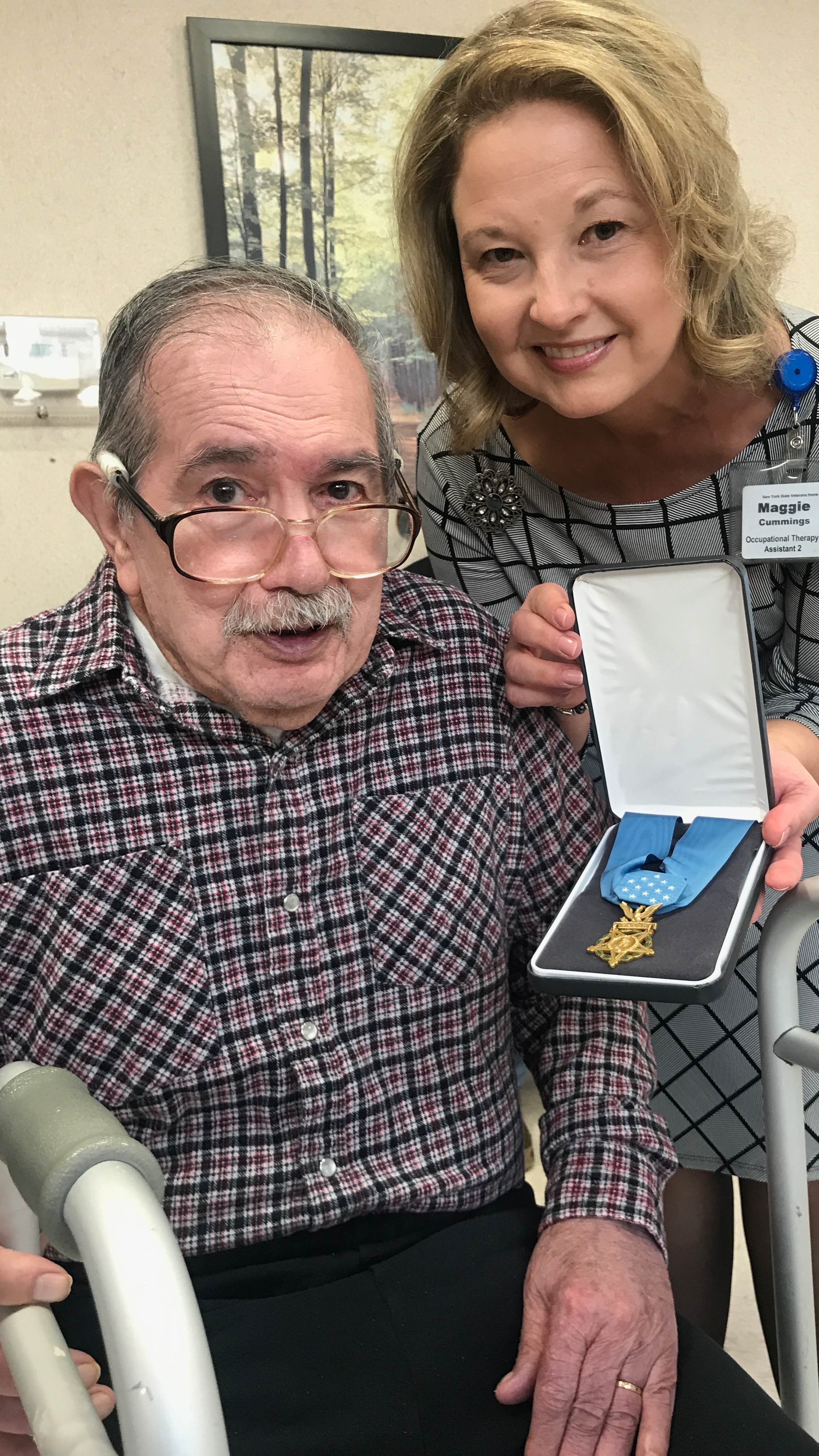 A Group Wish to meet Staff Sergeant David G. Bellavia | Senior Wishes